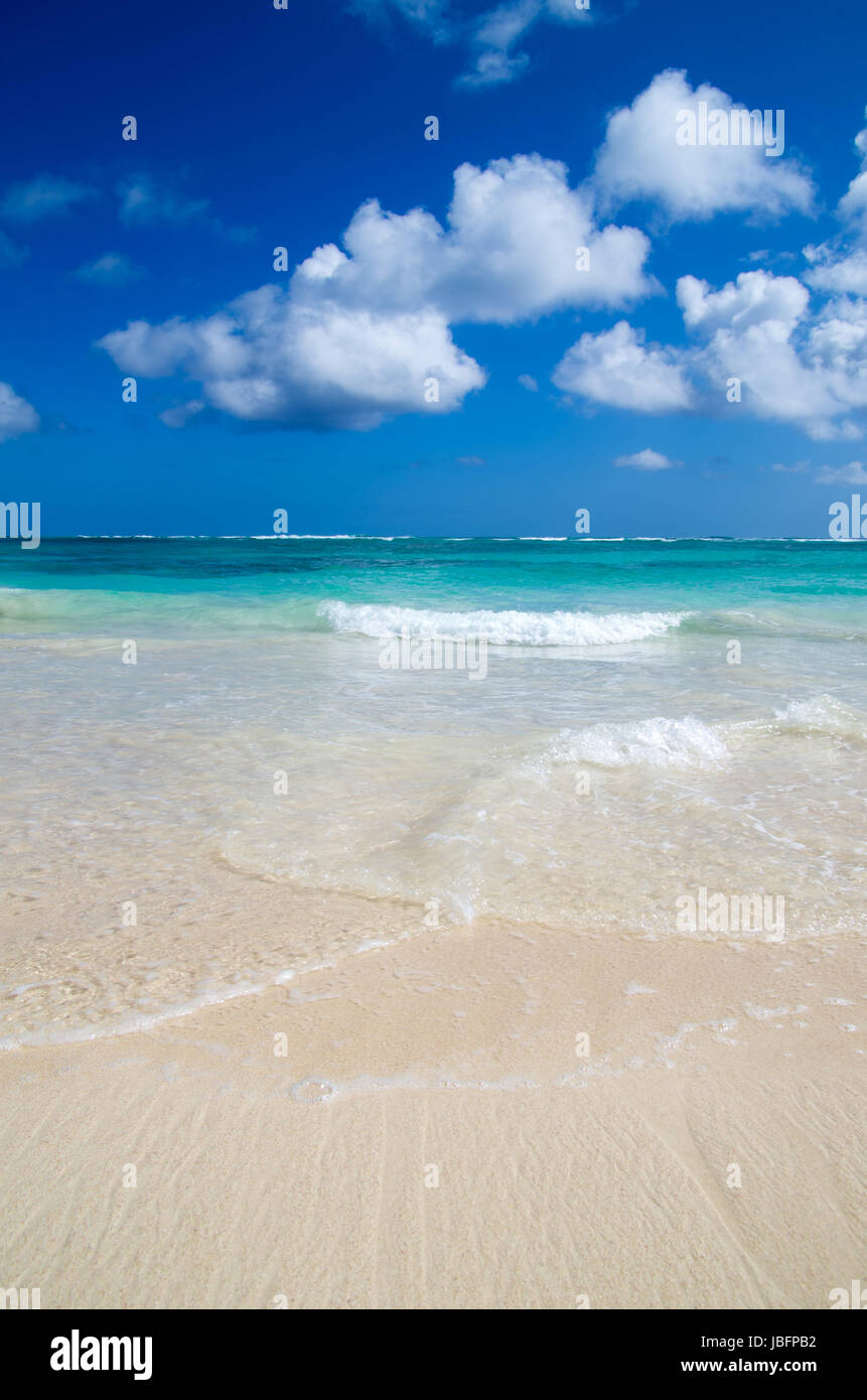 beautiful blue caribbean sea beach Stock Photo - Alamy