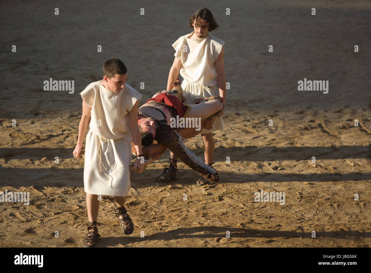 Gladiators fight death hi-res stock photography and images - Alamy