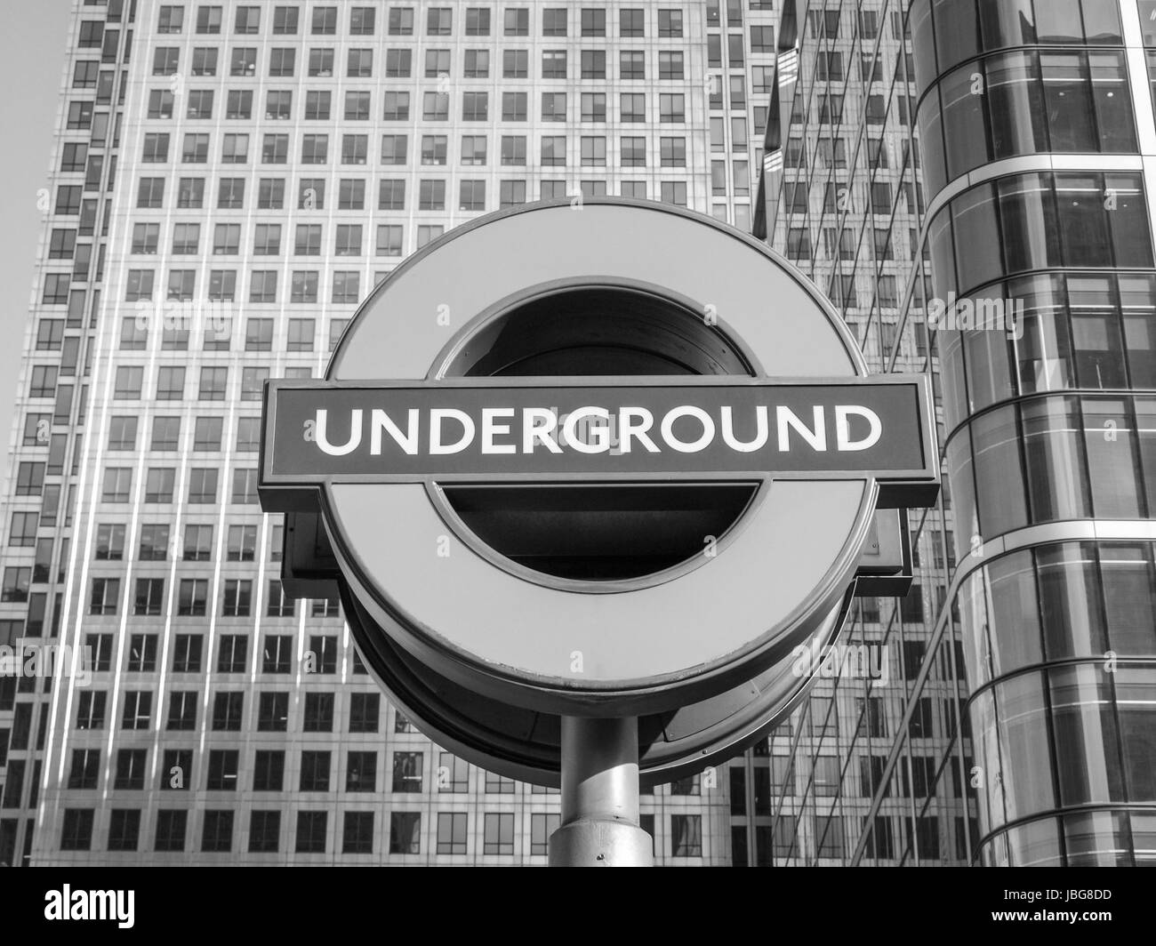 LONDON, ENGLAND, UK - MARCH 05, 2009: Iconic London Underground sign ...