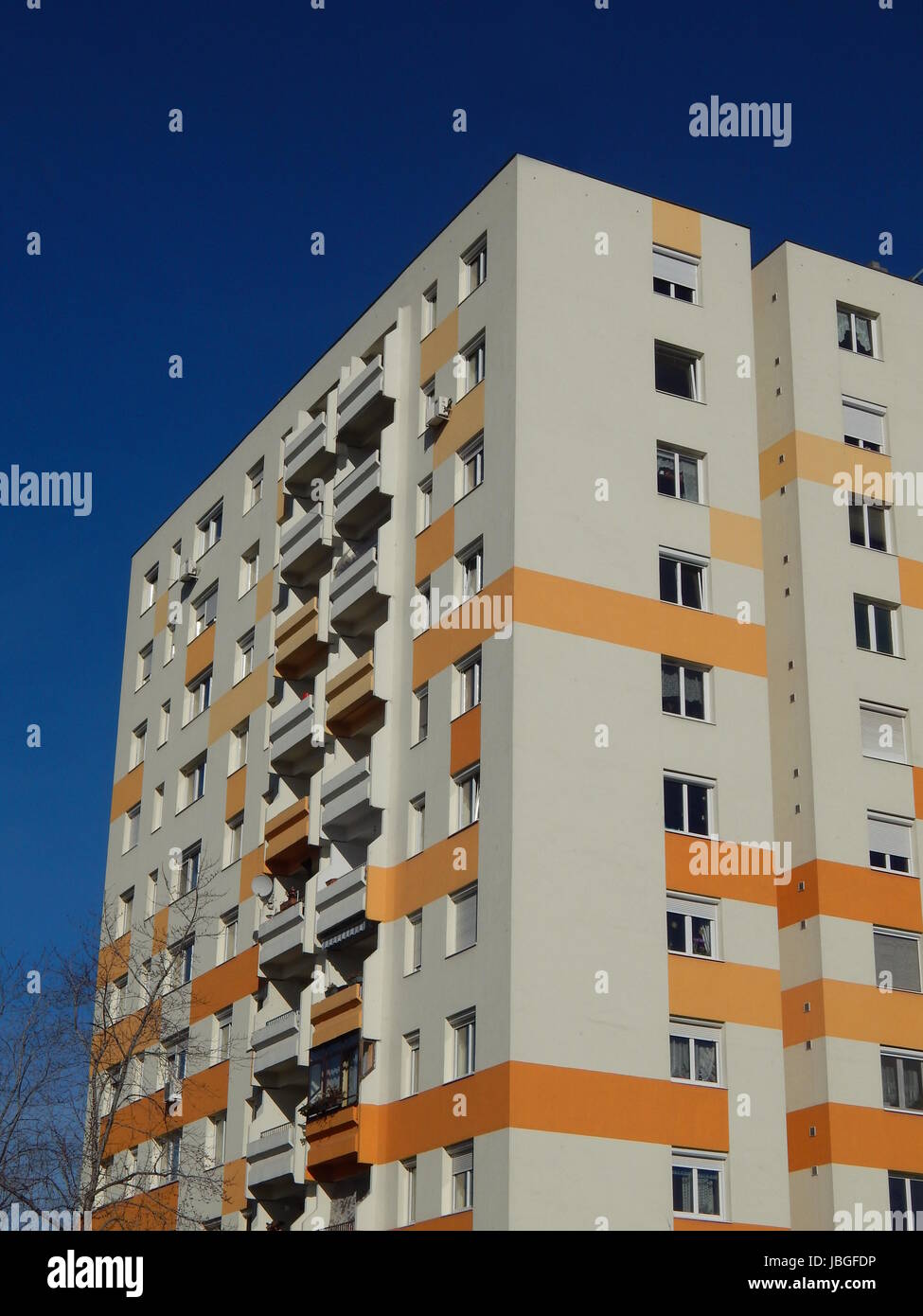 Residential tower block insulation hi-res stock photography and images ...