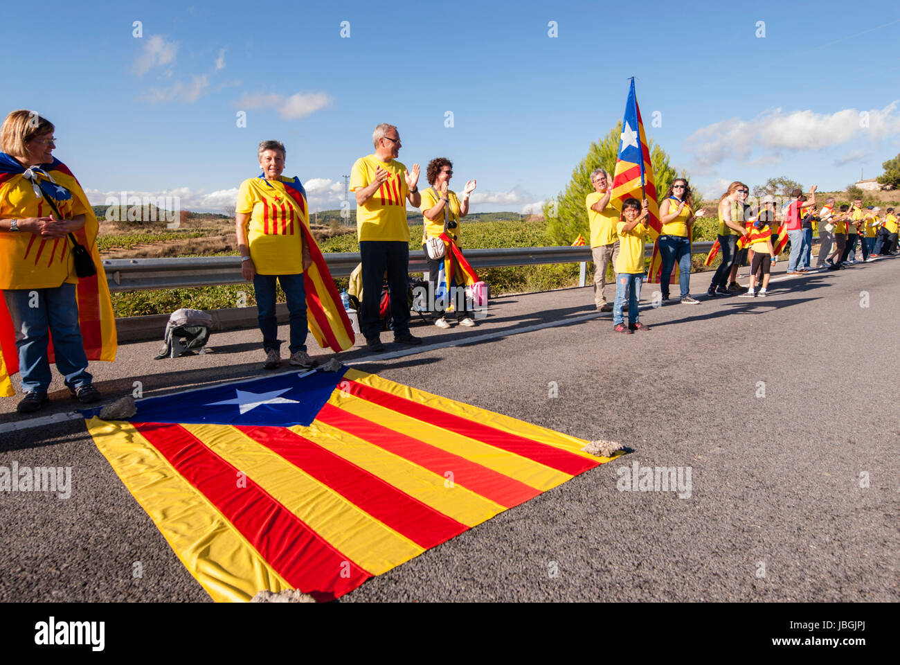 Baltic way human chain hi-res stock photography and images - Alamy