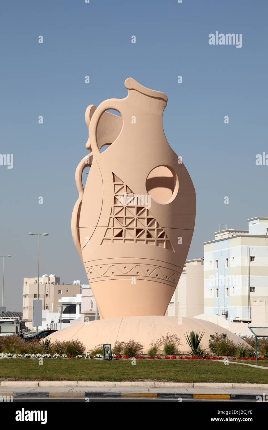Amphora roundabout in A'Ali pottery village. Bahrain, Middle East Stock ...