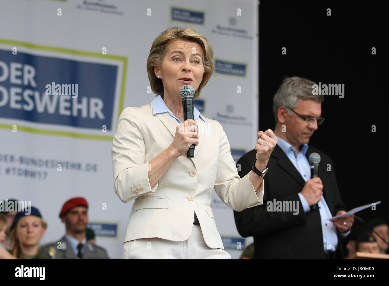 Ursula von der leyen army hi-res stock photography and images - Alamy