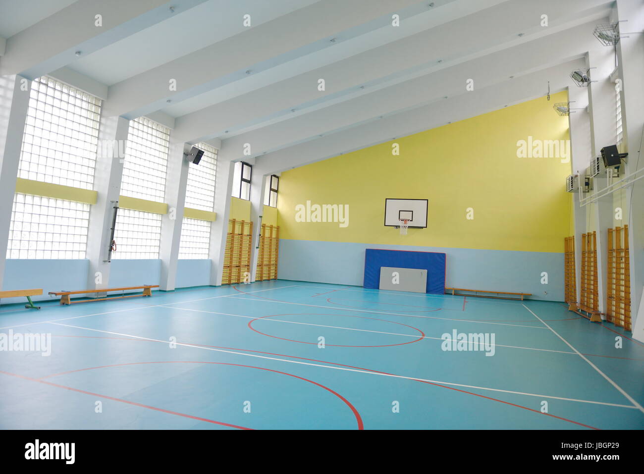 elementary school gym indoor Stock Photo - Alamy
