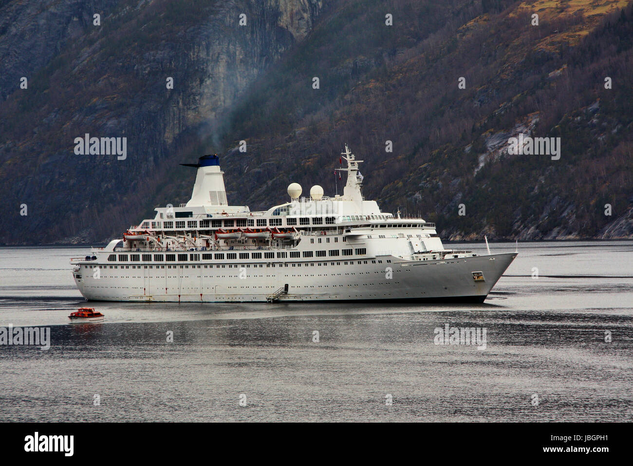 Passagierschiff tenderboot hi-res stock photography and images - Alamy