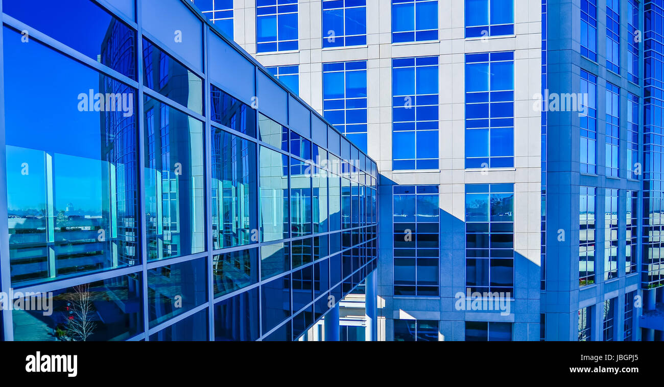 modern corporate architecture aerial corridor skywalk Stock Photo - Alamy
