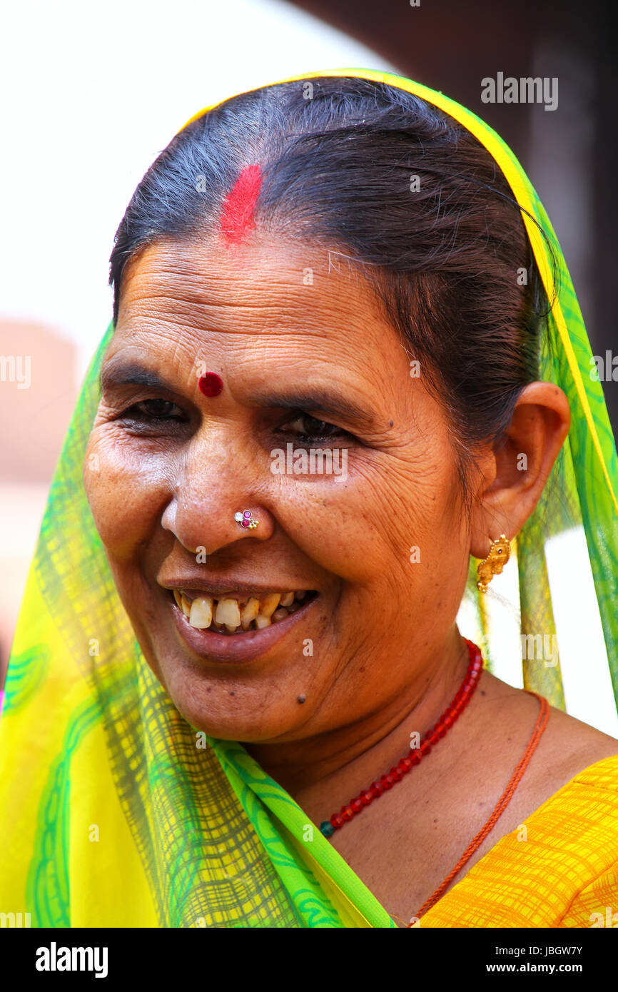 Indian woman portrait saree hi-res stock photography and images - Alamy