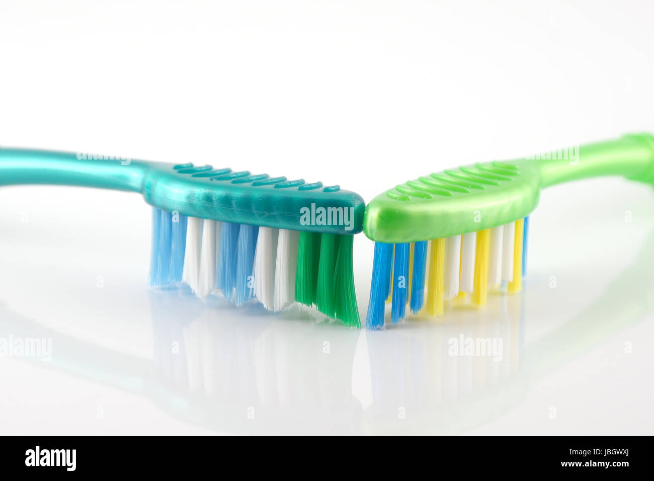 Two tooth brushes hi-res stock photography and images - Alamy