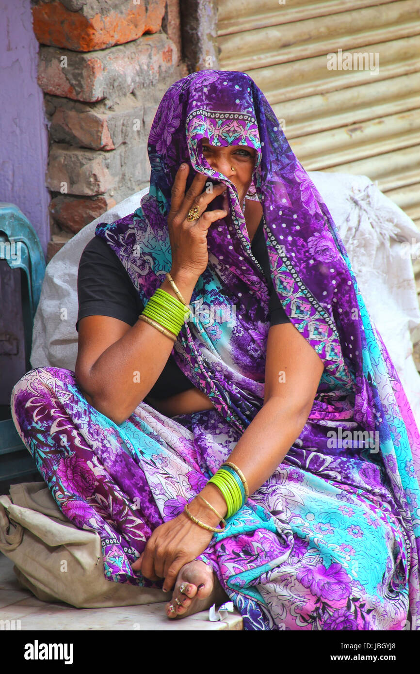 Indian woman in local market hi-res stock photography and images - Alamy