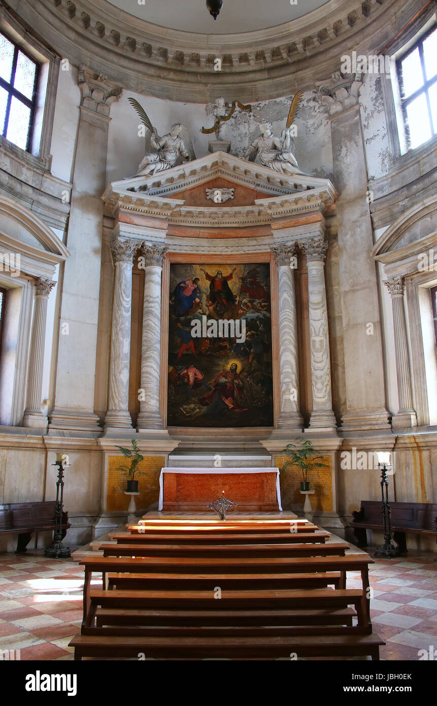 Italian church interior hi-res stock photography and images - Alamy