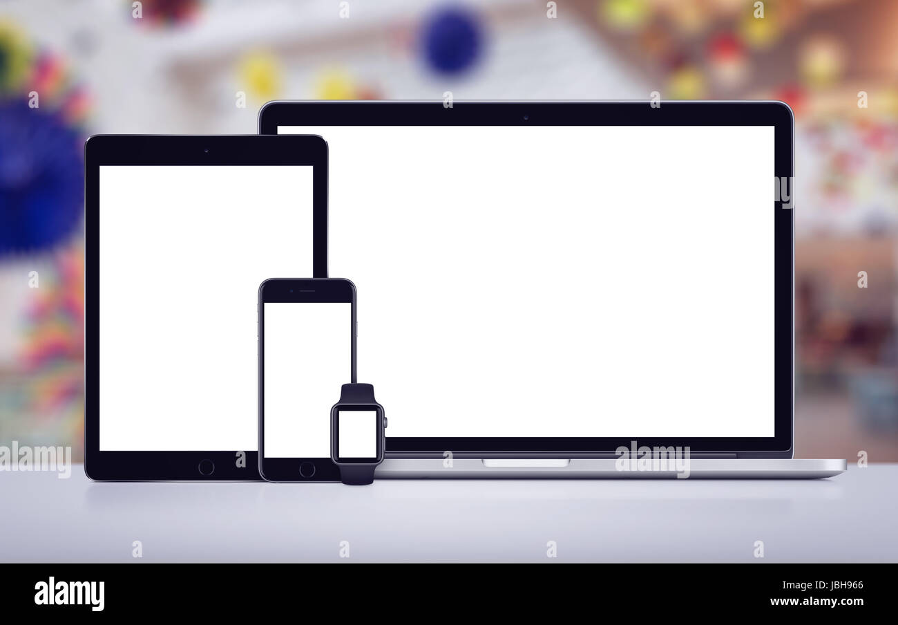 Laptop tablet pc smartphone and smartwatch responsive mockup on the ...