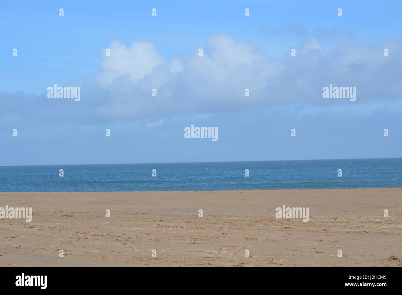Sunny afternoon at Tenby beach, West Wales Stock Photo - Alamy