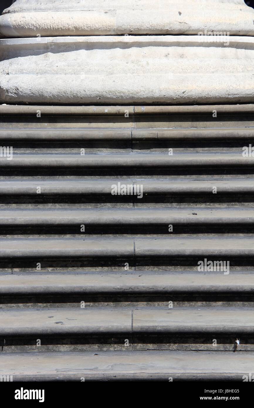 British museum steps hi-res stock photography and images - Alamy