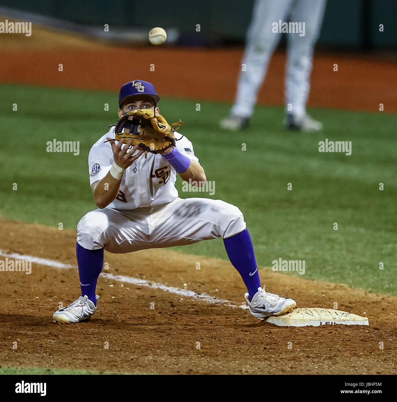 Baton Rouge, LA, USA. 10th June, 2017. LSU infielder Cole Freeman (8 ...