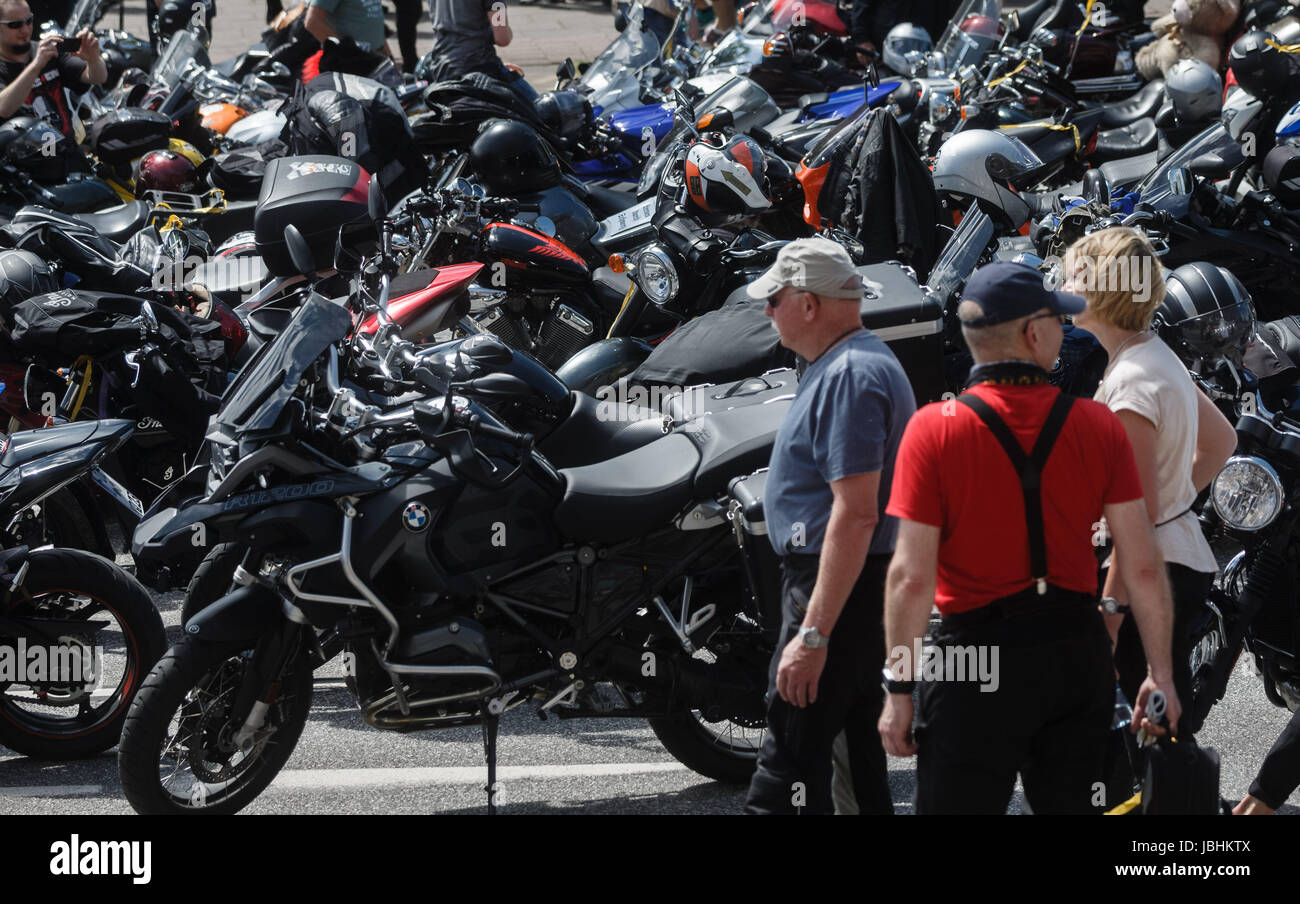 Hamburg, Germany. 11th June, 2017. Motorcycles and their drivers can be ...