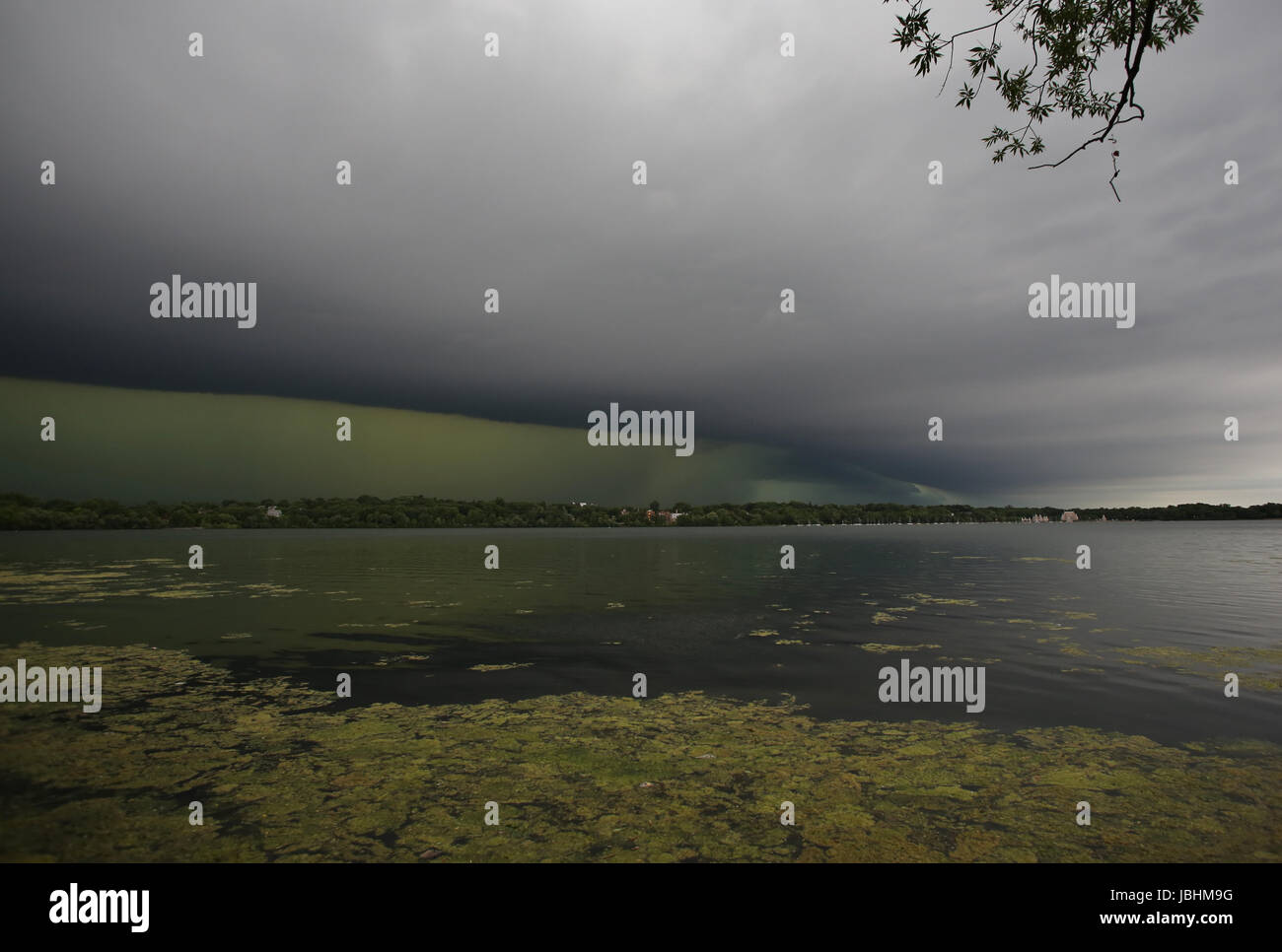 Minneapolis, Minnesota, USA. 11 June, 2017. A severe thunderstorm over ...