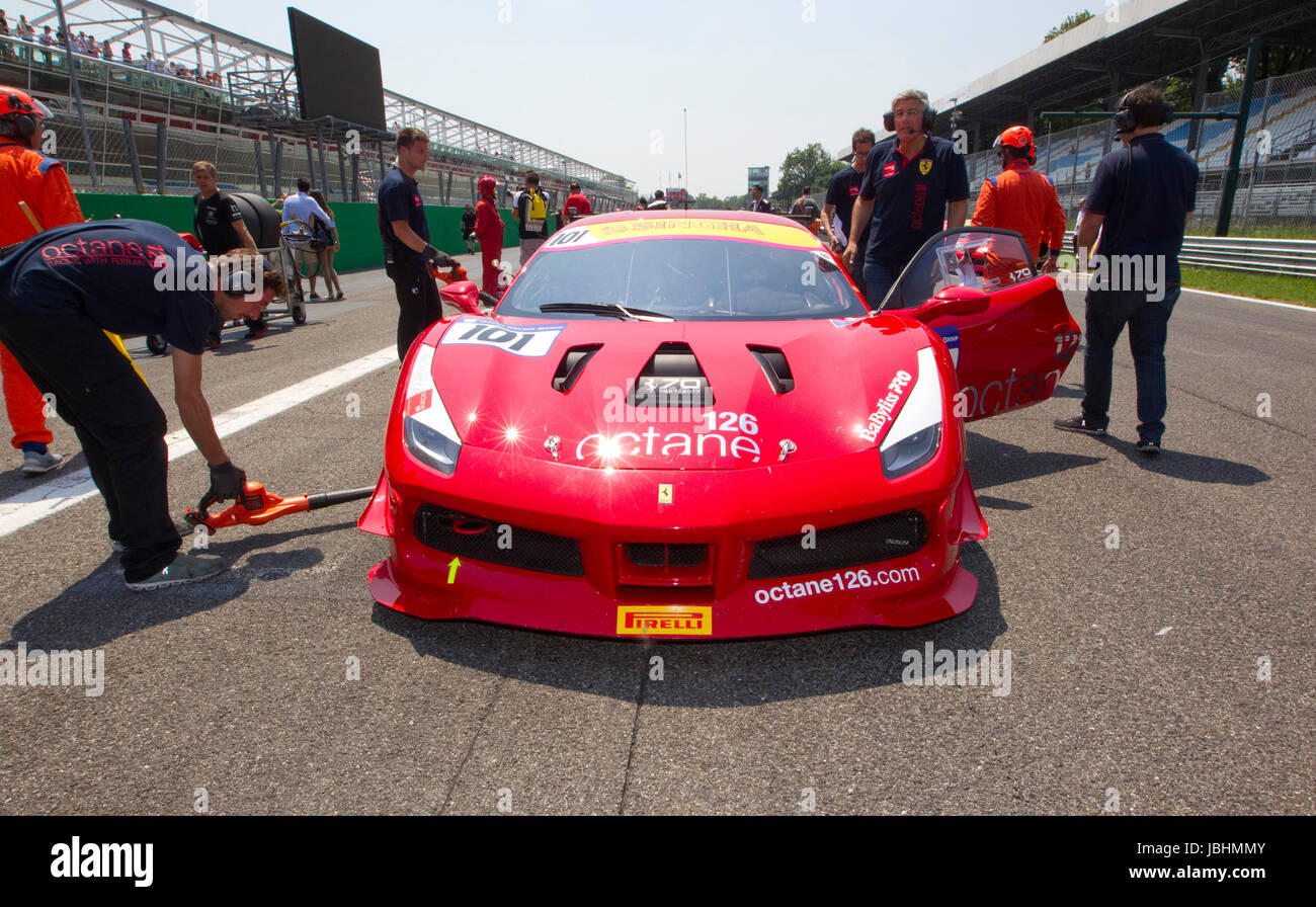 Ferrari clienti hi-res stock photography and images - Alamy