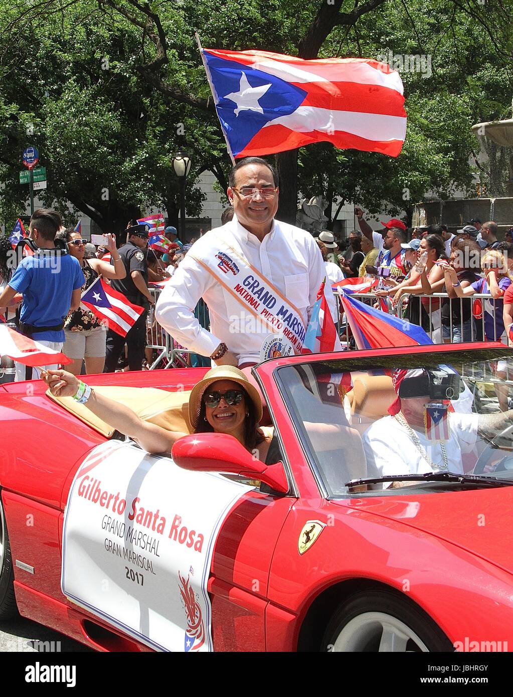 Rosa parade hi-res stock photography and images - Alamy