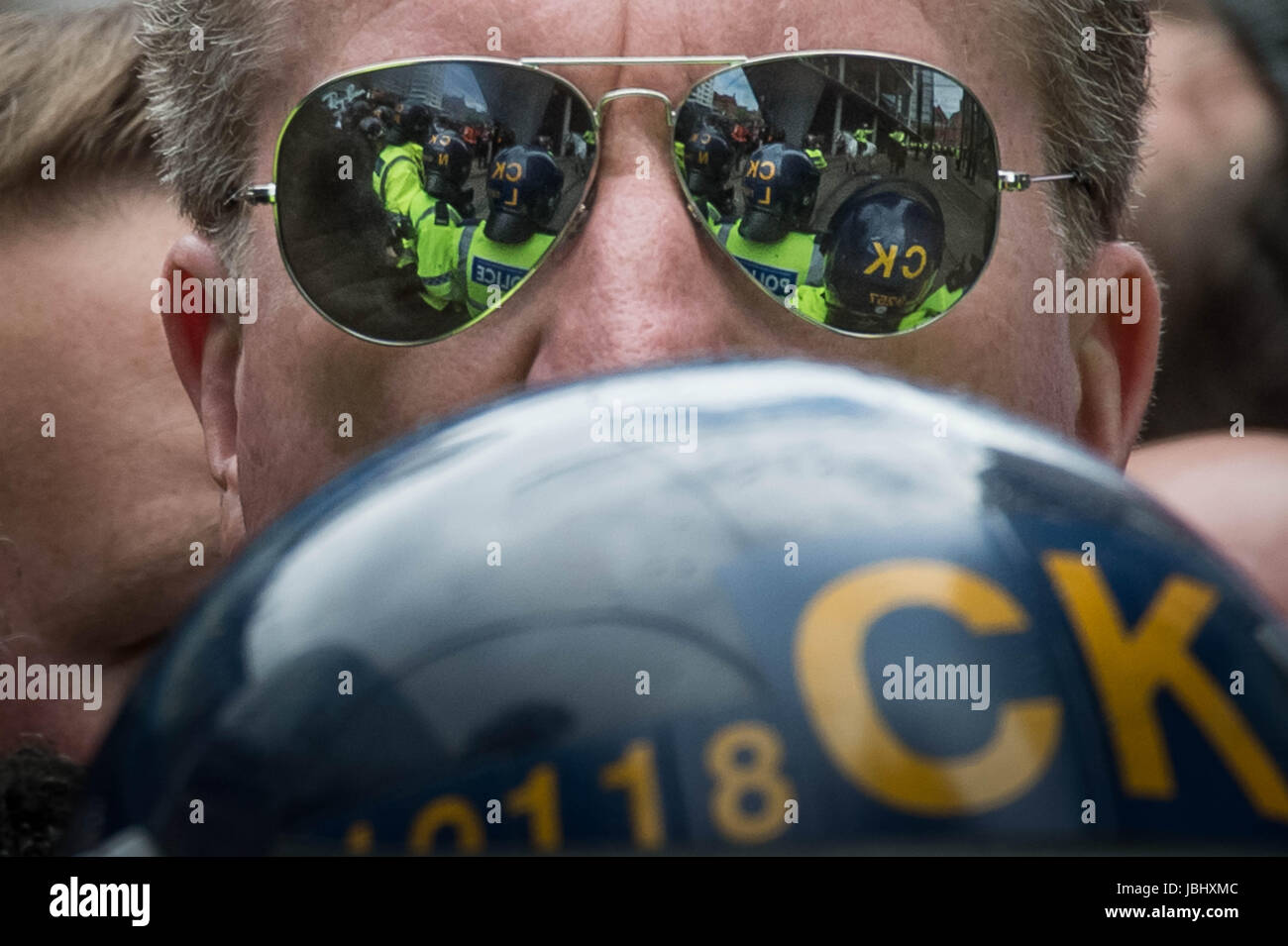 About 1,000 attend right-wing ‘Unite Against Hate' anti-Islamic march ...