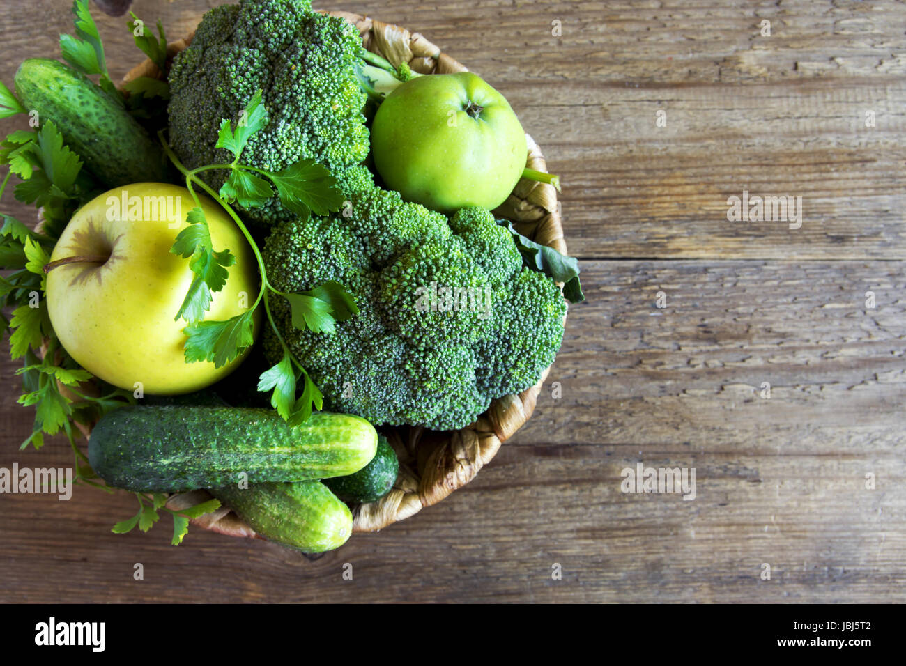 Green leafy vegetables in market hi-res stock photography and images ...