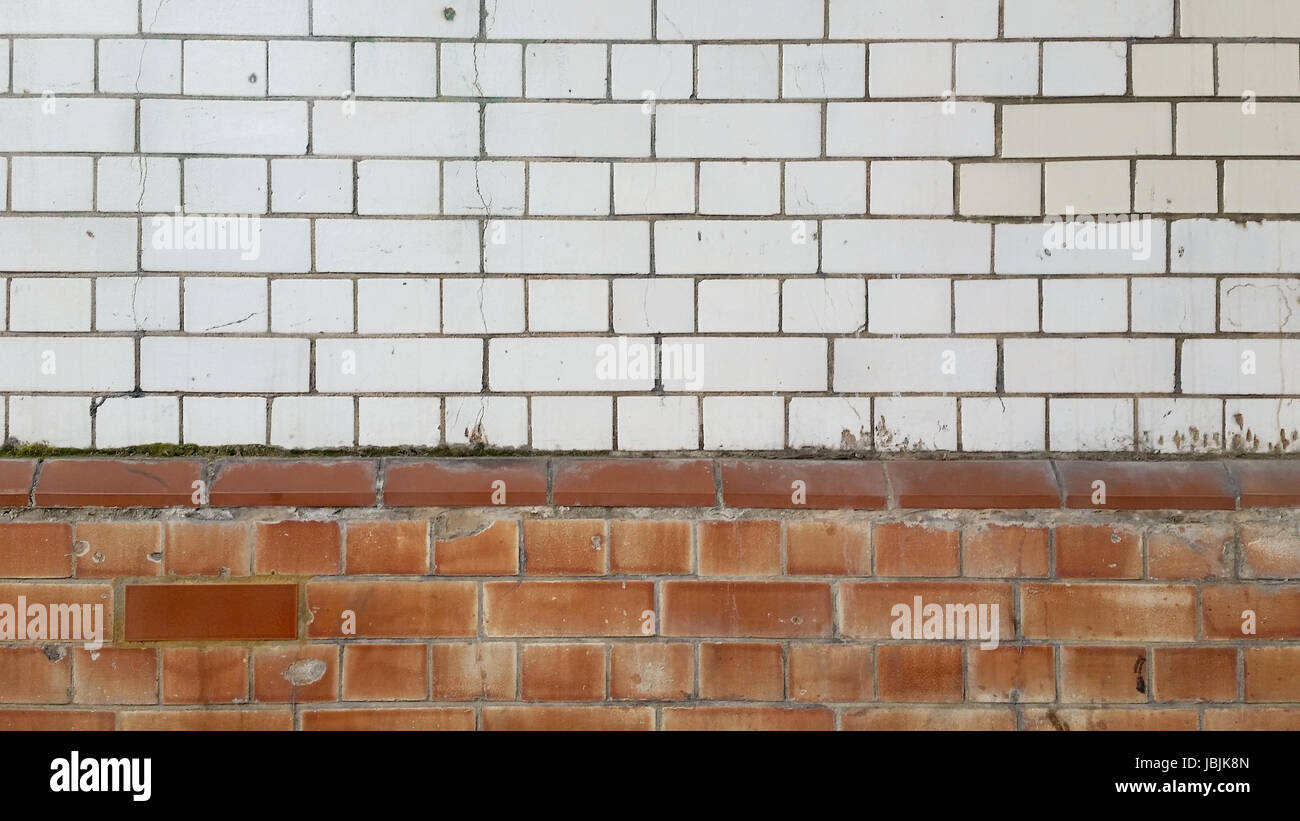 Two Tone Vintage Brick Wall Stock Photo - Alamy