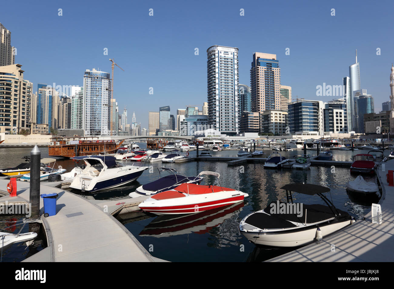 Boats and yachts marina bay dubai hi-res stock photography and images ...