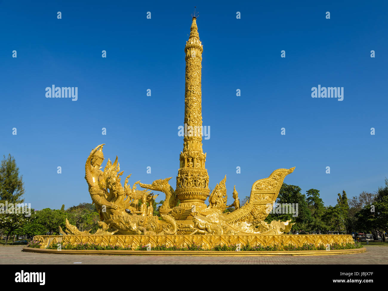 Garuda column hi-res stock photography and images - Alamy