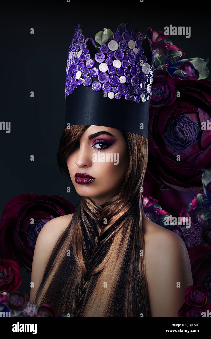 Stylized crown hi-res stock photography and images - Alamy