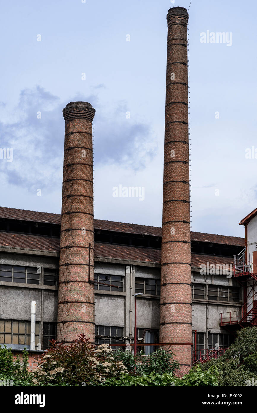 Old factory building france hi-res stock photography and images - Alamy