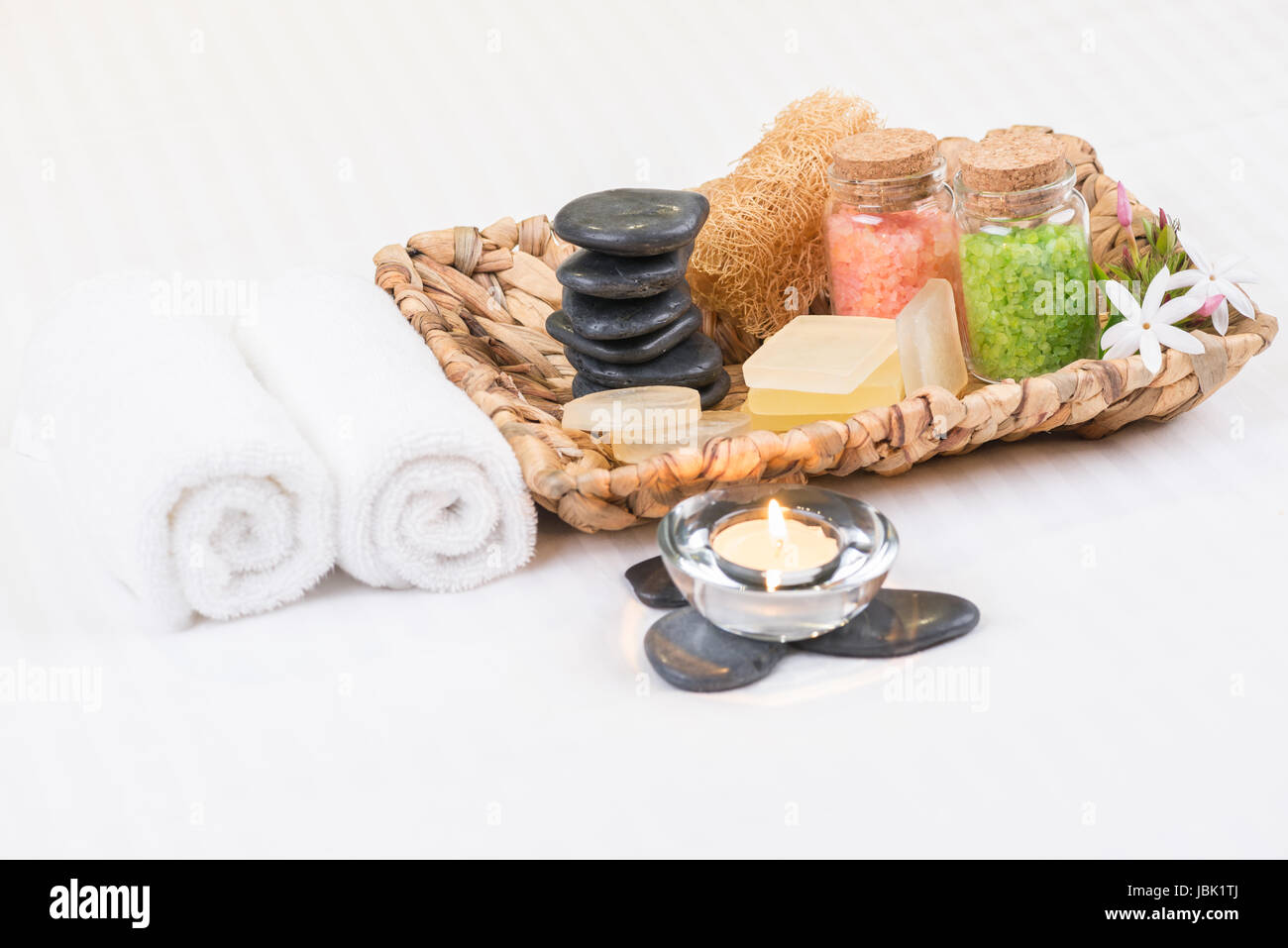 Balt salt in banana leaf basket Stock Photo - Alamy