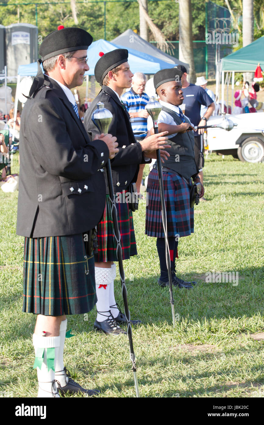 Traditional scottish dress hi-res stock photography and images - Alamy