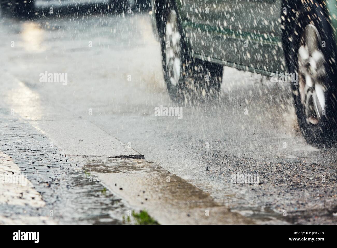 Wet sidewalk hi-res stock photography and images - Alamy