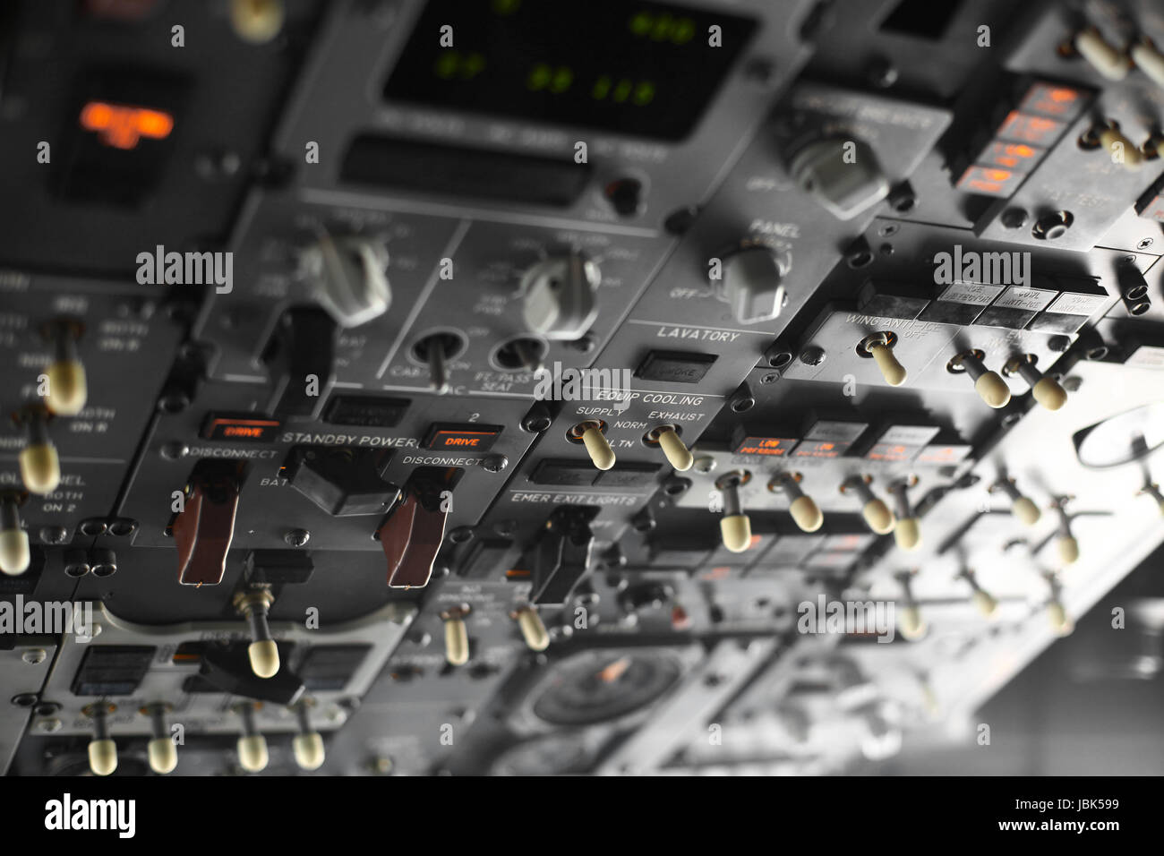 Passenger jet cockpit controls hi-res stock photography and images - Alamy