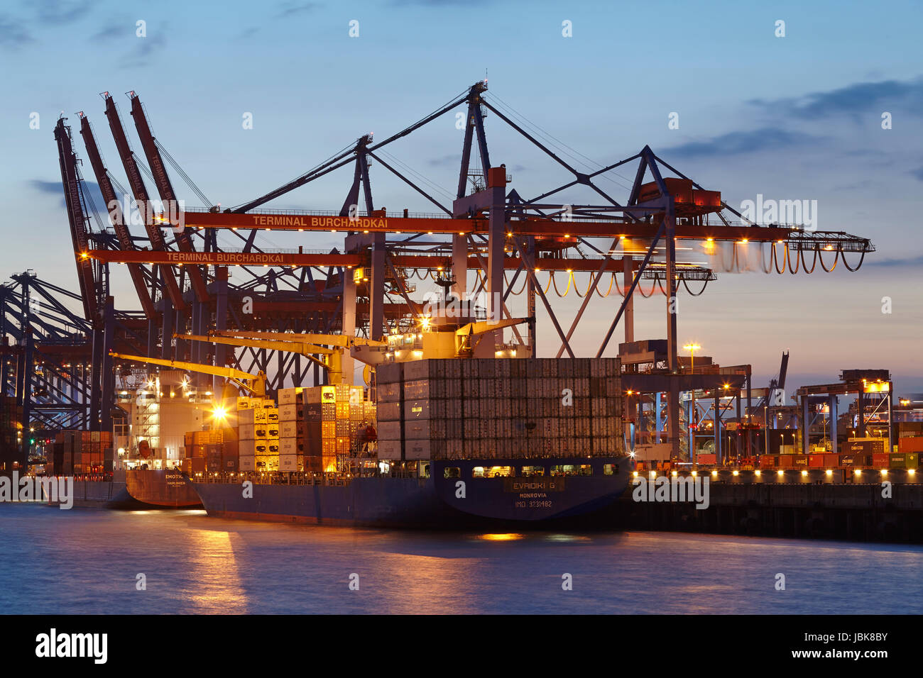 Tranship hi-res stock photography and images - Alamy