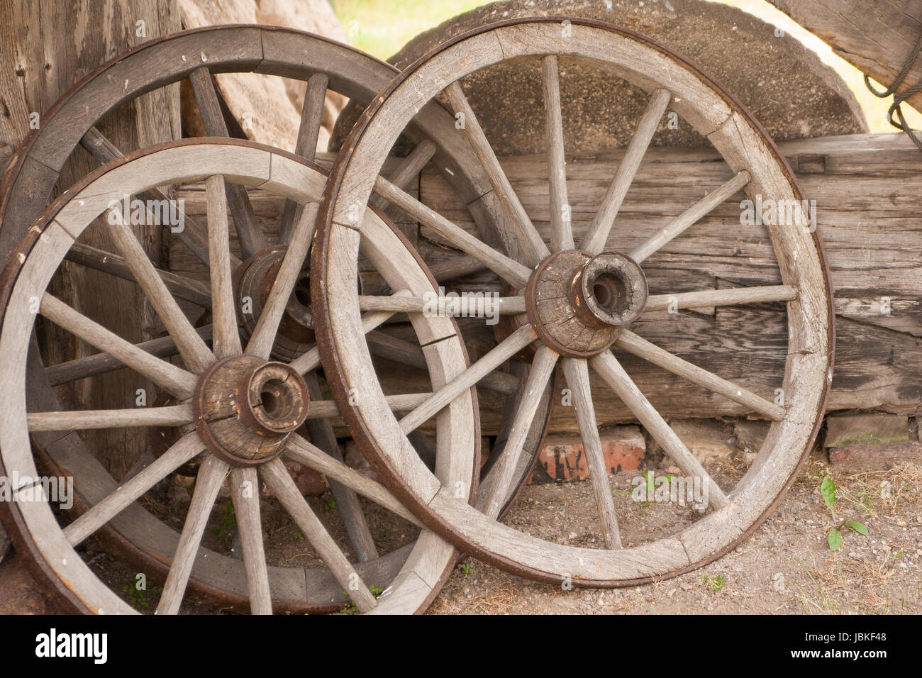Wooden wheels hi-res stock photography and images - Alamy