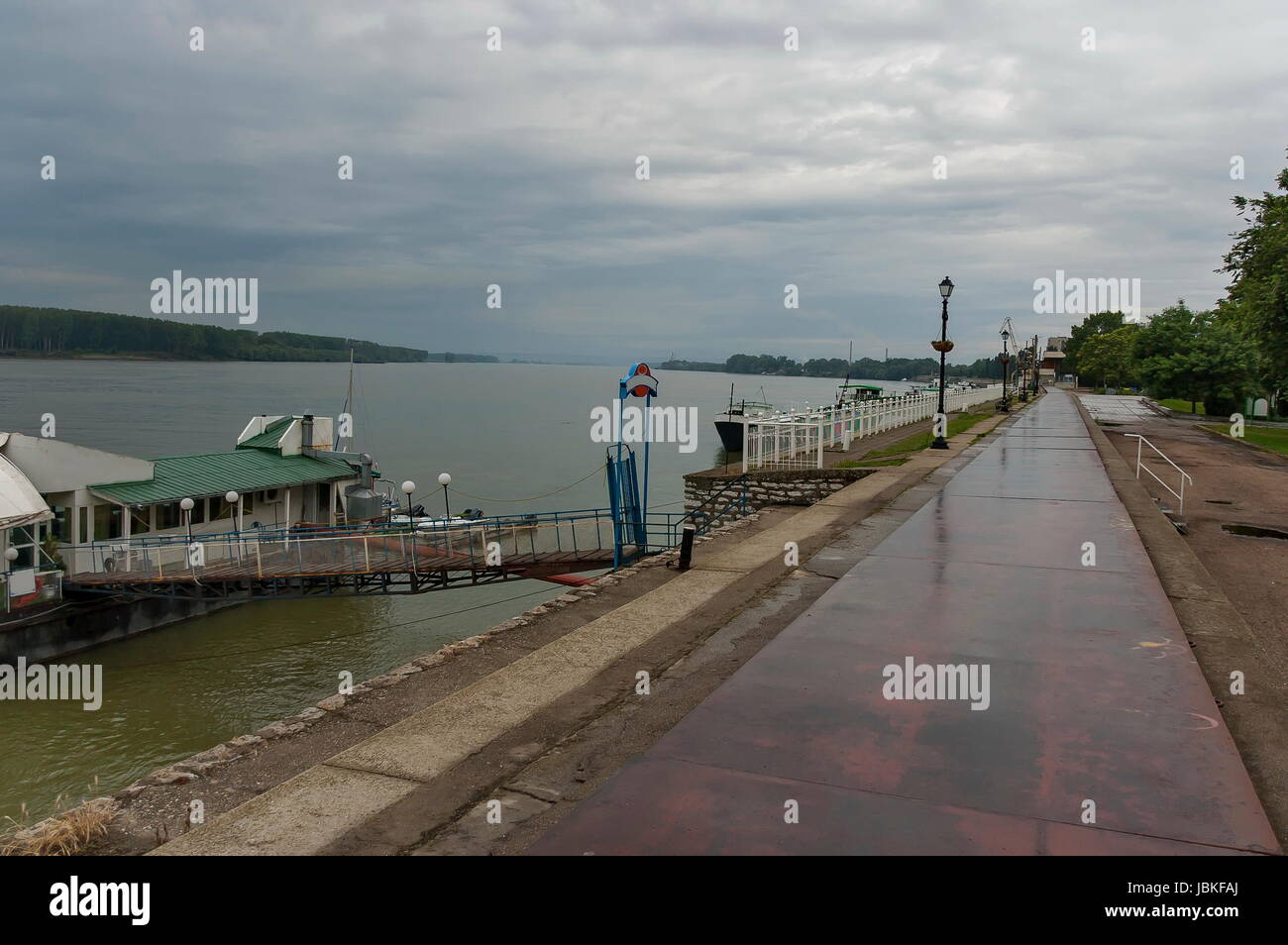 Pontoon restaurant in the river Danube along Vidin port, Bulgaria ...