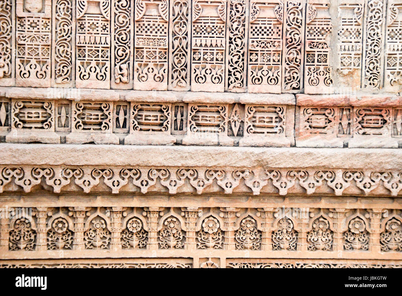 Beautiful, intricate, miniature carving on wall at Adalaj Step Well ...