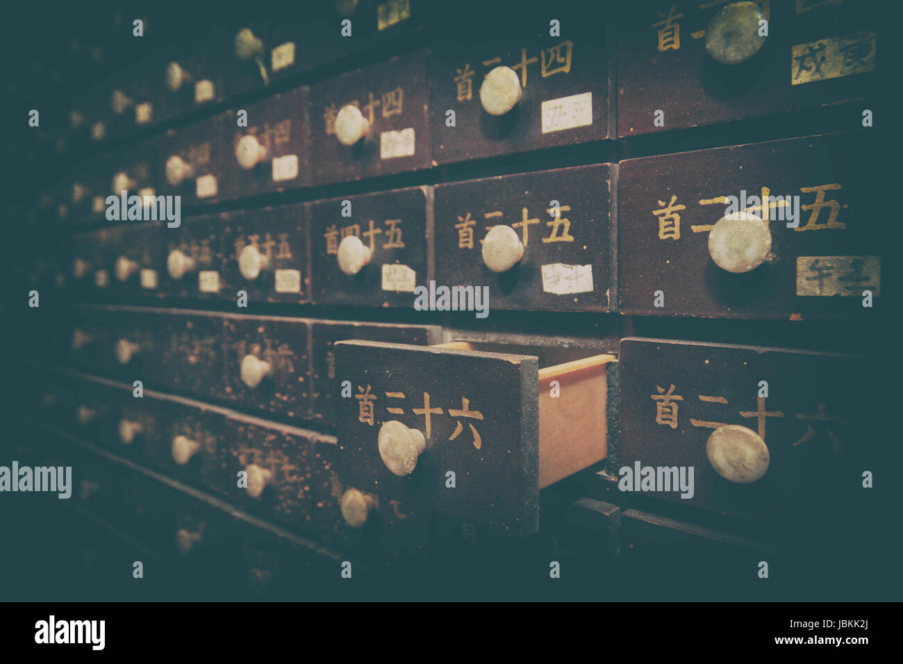 Old filing cabinet hi-res stock photography and images - Alamy