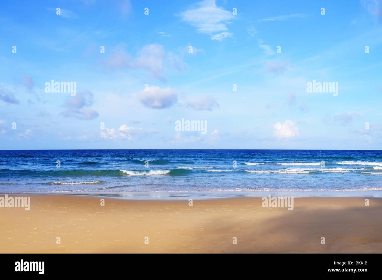 beautiful beach and tropical sea, indian ocean Stock Photo - Alamy