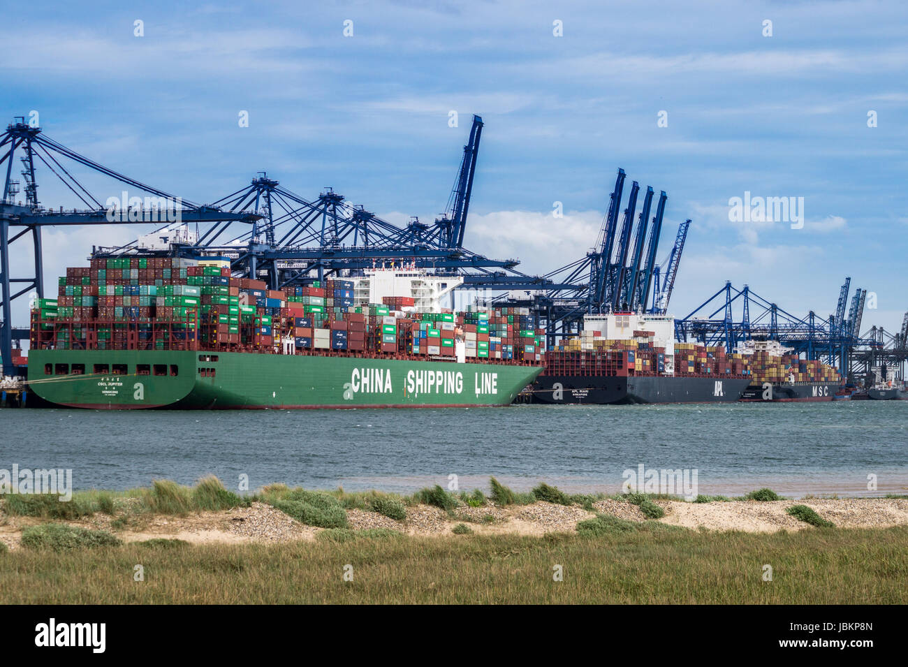 Container ship CSCL JUPITER of China Shipping Line, Felixstowe Docks ...
