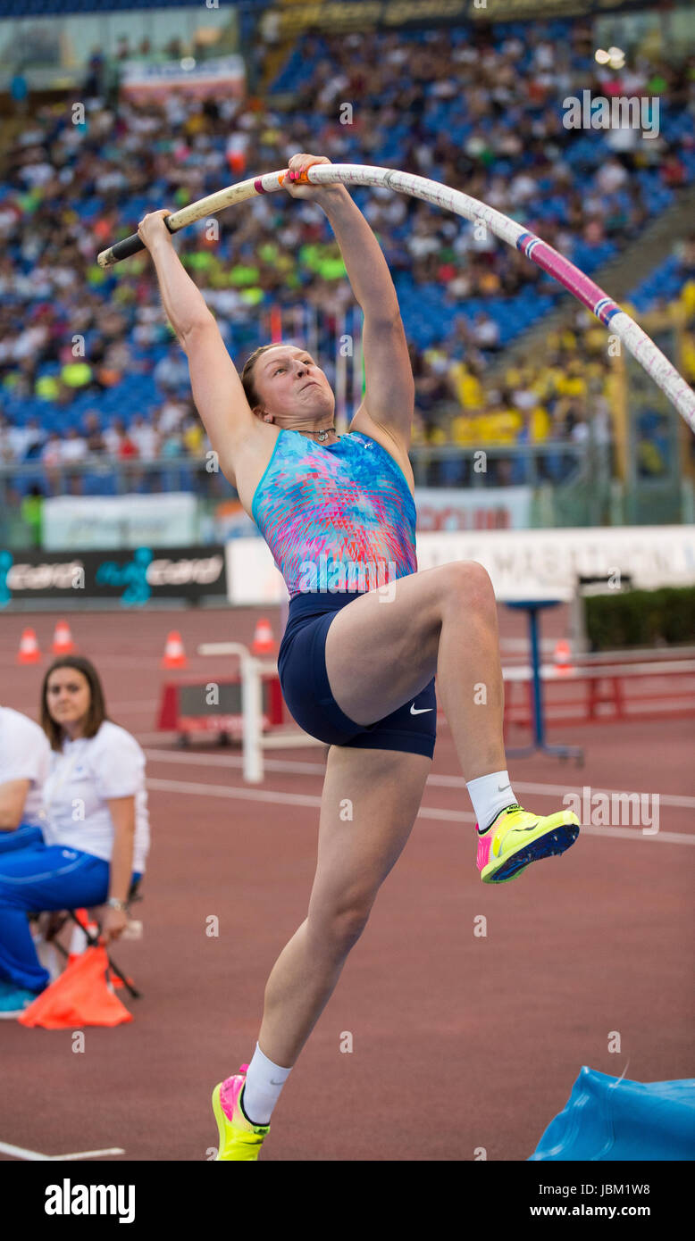 Women's Pole Vault Stock Photo - Alamy