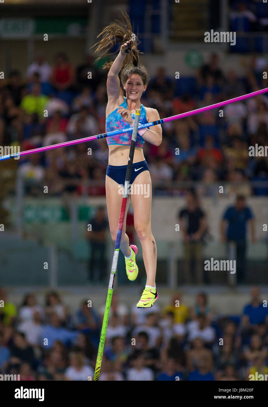 Women's Pole Vault Stock Photo - Alamy