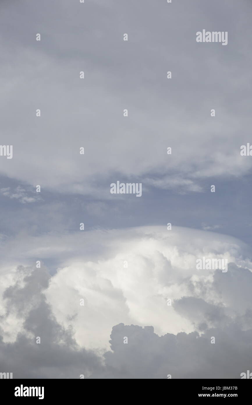 Gray sky with clouds hi-res stock photography and images - Alamy