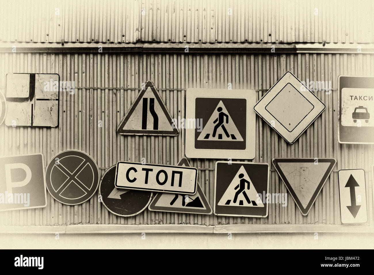 Old road signs hi-res stock photography and images - Alamy