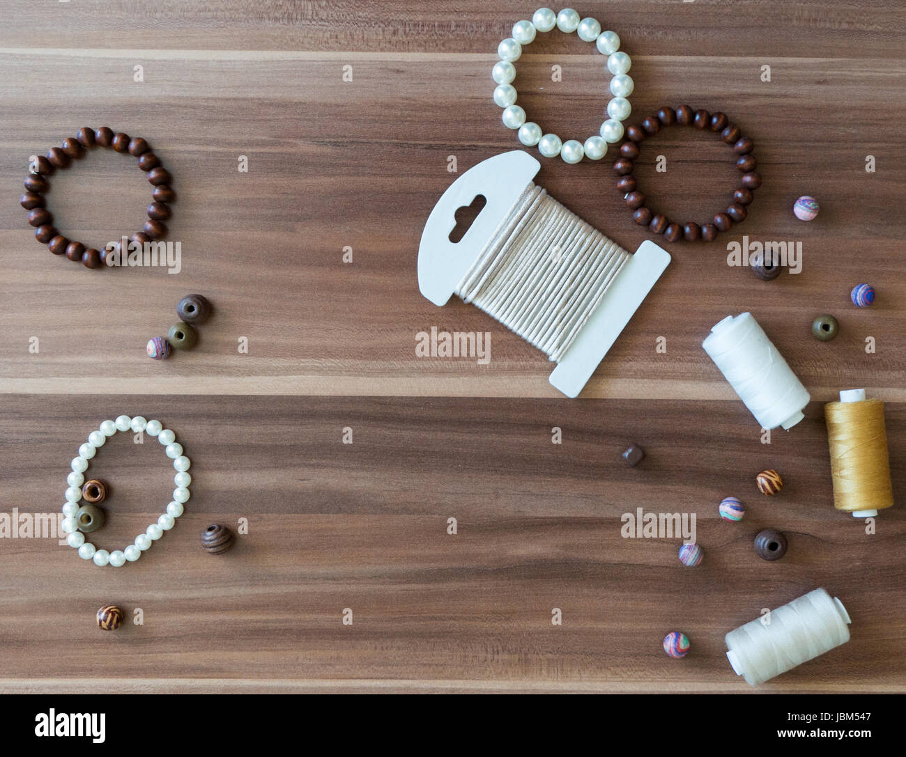 String of pearls vintage hi-res stock photography and images - Alamy