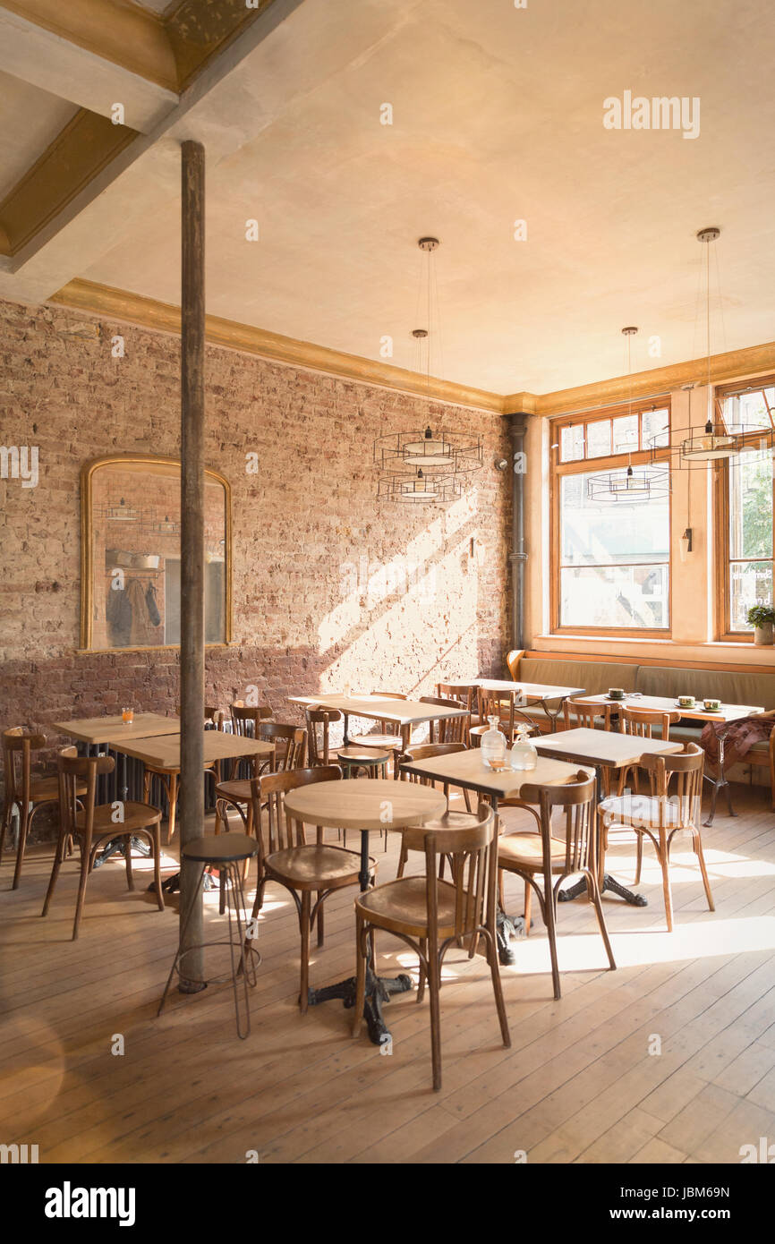 Empty cafe chairs hi-res stock photography and images - Alamy