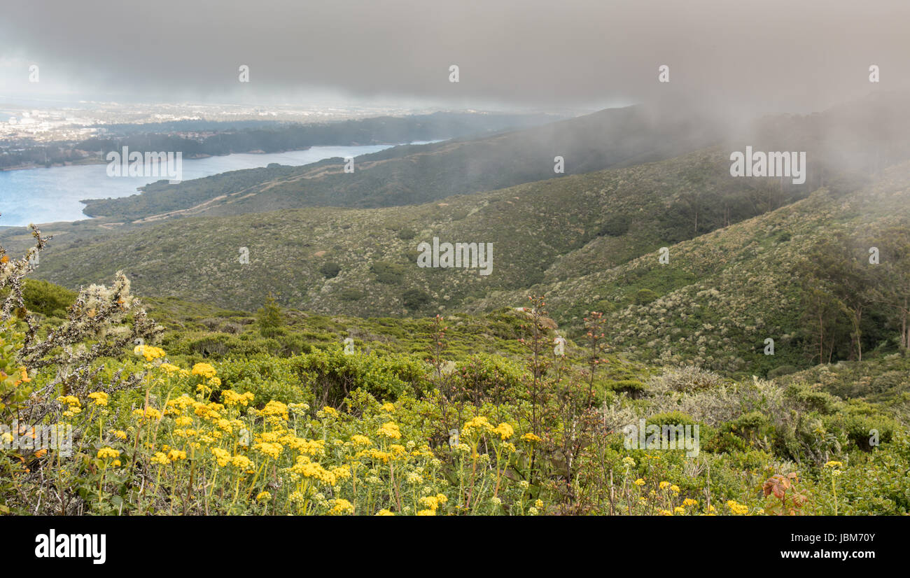 Mountains lake crystal spring reservoir hi-res stock photography and ...