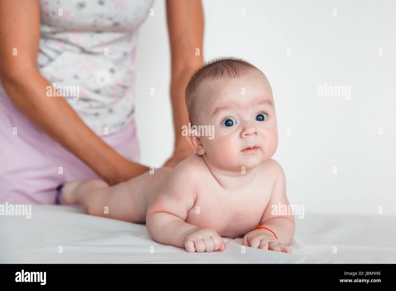 How To Give Baby Back Massage at Imogen Parry-okeden blog