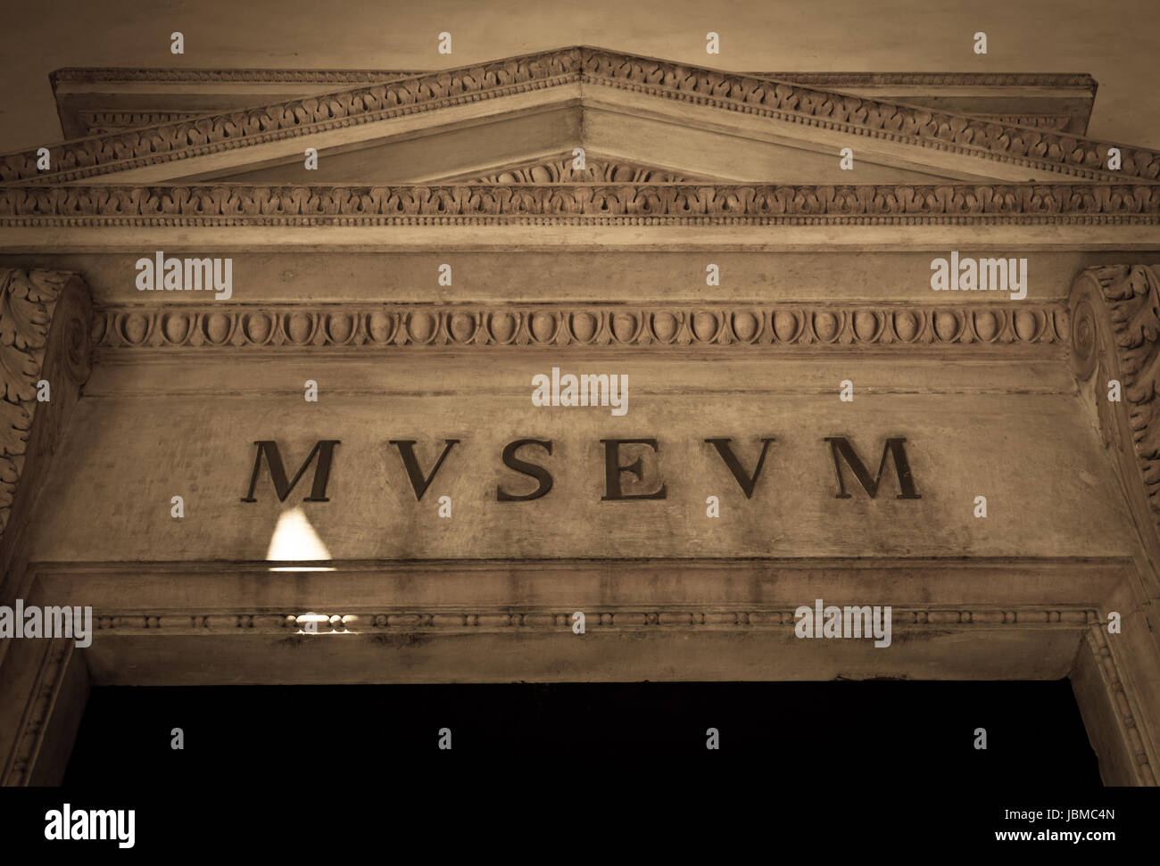 Entrance ancient museum letters hi-res stock photography and images - Alamy