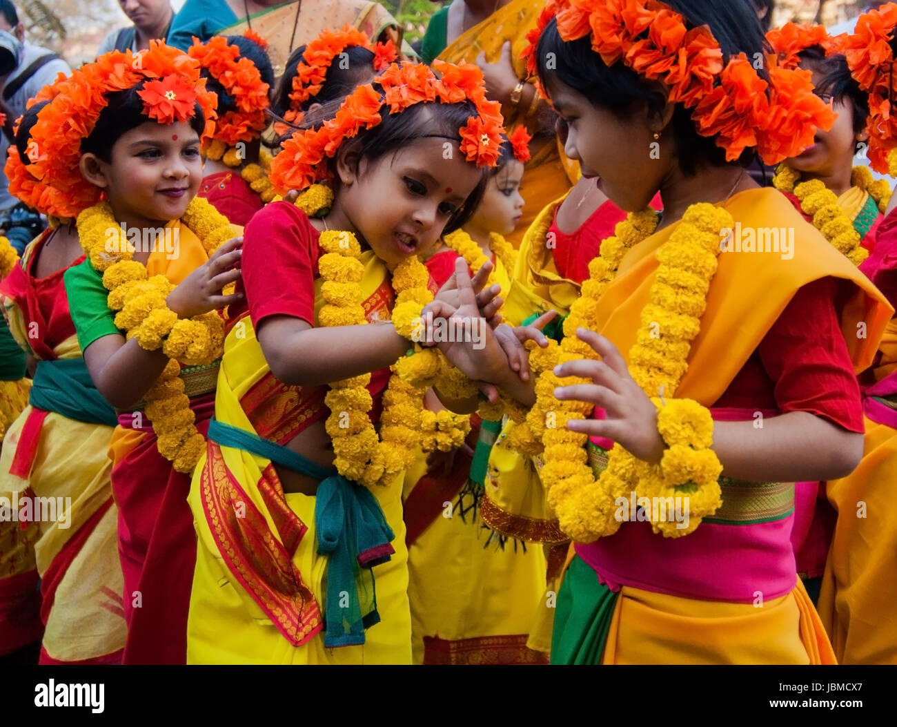 Asian children celebrating holi hi-res stock photography and images - Alamy